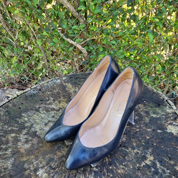 Moda | Shoes | Women Vintage Black Leather Pumps By Moda Size 55women ...